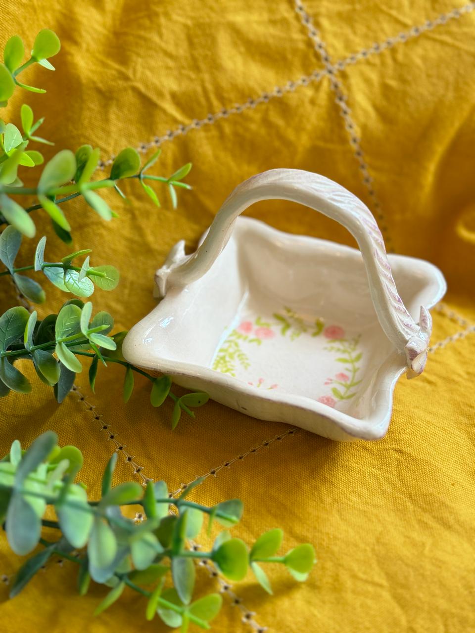 Small square basket – Studio Pot-uh-ree